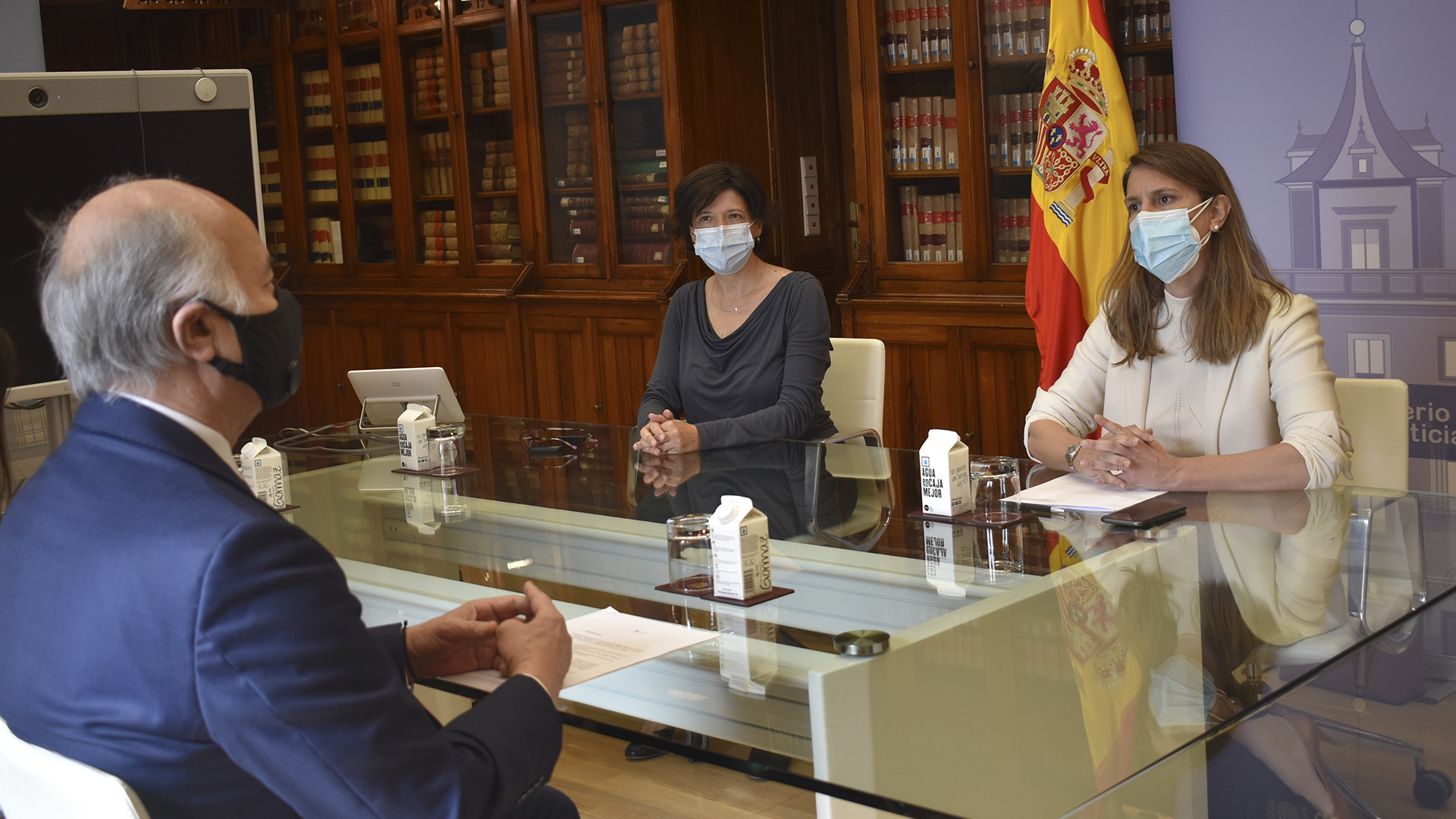 La directora general para el Servicio Público de Justicia se reúne con ...